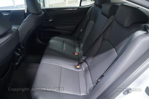 Pelēks Lexus ES 2023 Tallina, ar dzinēja tilpumu 2.50 L un nobraukumu 32 tūkst. km par 41990 €, foto 11 vietnē AUTOMOTO.COM.LV