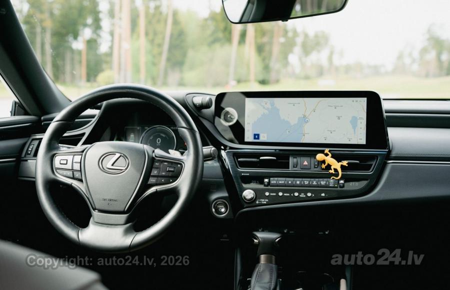 Grey Lexus ES 2023 in Parnu, with an engine capacity of 2.50 L and mileage of 45 thousand km for 43500 €, photo 8 on AUTOMOTO.COM.LV