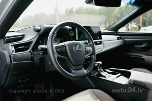 Grey Lexus ES 2023 in Parnu, with an engine capacity of 2.50 L and mileage of 45 thousand km for 43500 €, photo 13 on AUTOMOTO.COM.LV