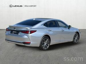 Pelēks Lexus ES 2023 Rīga, ar dzinēja tilpumu 2.50 L un nobraukumu 31 tūkst. km par 39900 €, foto 3 vietnē AUTOMOTO.COM.LV