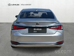 Pelēks Lexus ES 2023 Rīga, ar dzinēja tilpumu 2.50 L un nobraukumu 31 tūkst. km par 39900 €, foto 5 vietnē AUTOMOTO.COM.LV
