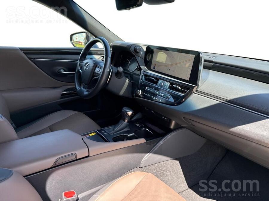 Pelēks Lexus ES 2023 Rīga, ar dzinēja tilpumu 2.50 L un nobraukumu 31 tūkst. km par 39900 €, foto 7 vietnē AUTOMOTO.COM.LV