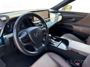 Pelēks Lexus ES 2023 Rīga, ar dzinēja tilpumu 2.50 L un nobraukumu 31 tūkst. km par 39900 €, foto 12 vietnē AUTOMOTO.COM.LV