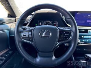 Pelēks Lexus ES 2023 Rīga, ar dzinēja tilpumu 2.50 L un nobraukumu 31 tūkst. km par 39900 €, foto 13 vietnē AUTOMOTO.COM.LV