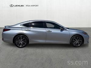 Pelēks Lexus ES 2023 Rīga, ar dzinēja tilpumu 2.50 L un nobraukumu 31 tūkst. km par 39900 €, foto 17 vietnē AUTOMOTO.COM.LV