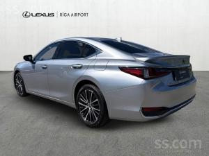 Pelēks Lexus ES 2023 Rīga, ar dzinēja tilpumu 2.50 L un nobraukumu 31 tūkst. km par 39900 €, foto 18 vietnē AUTOMOTO.COM.LV
