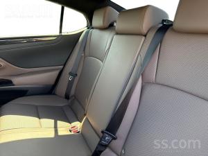 Pelēks Lexus ES 2023 Rīga, ar dzinēja tilpumu 2.50 L un nobraukumu 31 tūkst. km par 39900 €, foto 20 vietnē AUTOMOTO.COM.LV