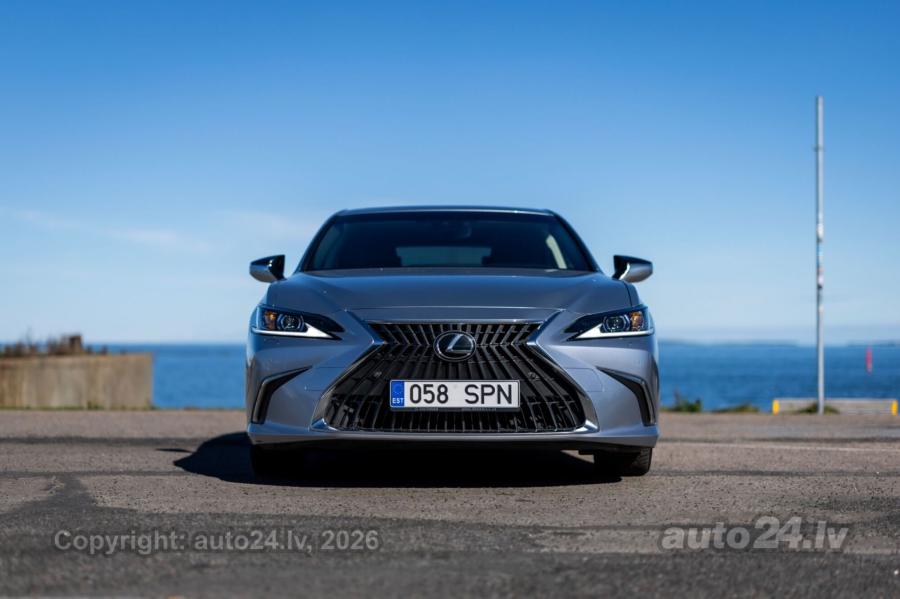 Grey Lexus ES 2023 in Tallinn, with an engine capacity of 2.50 L and mileage of 95 thousand km for 43000 €, photo 1 on AUTOMOTO.COM.LV