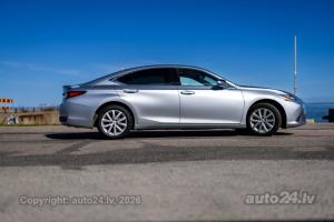Grey Lexus ES 2023 in Tallinn, with an engine capacity of 2.50 L and mileage of 95 thousand km for 43000 €, photo 9 on AUTOMOTO.COM.LV