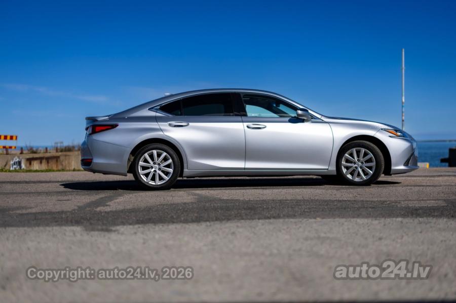 Grey Lexus ES 2023 in Tallinn, with an engine capacity of 2.50 L and mileage of 95 thousand km for 43000 €, photo 9 on AUTOMOTO.COM.LV