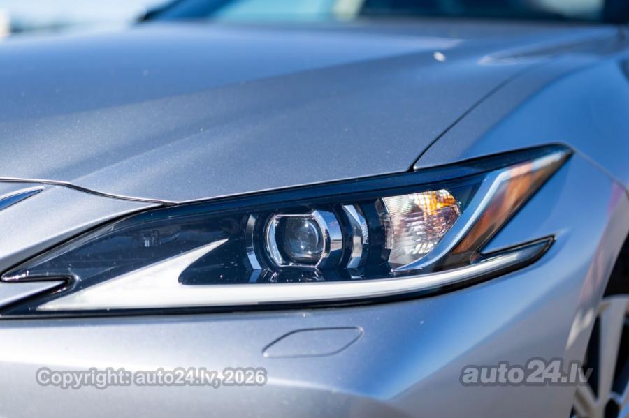 Grey Lexus ES 2023 in Tallinn, with an engine capacity of 2.50 L and mileage of 95 thousand km for 43000 €, photo 15 on AUTOMOTO.COM.LV