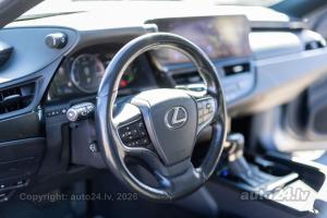 Grey Lexus ES 2023 in Tallinn, with an engine capacity of 2.50 L and mileage of 95 thousand km for 43000 €, photo 17 on AUTOMOTO.COM.LV