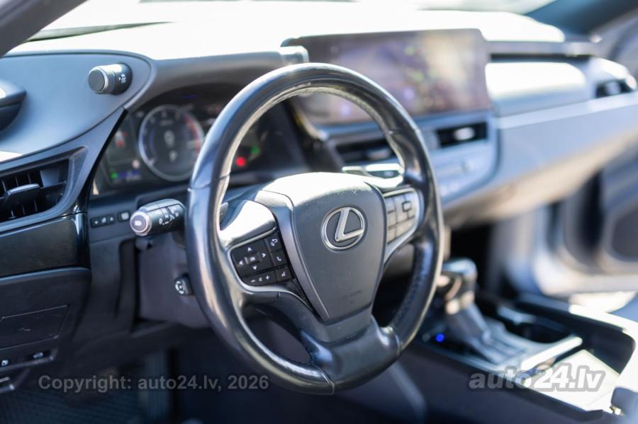 Grey Lexus ES 2023 in Tallinn, with an engine capacity of 2.50 L and mileage of 95 thousand km for 43000 €, photo 17 on AUTOMOTO.COM.LV