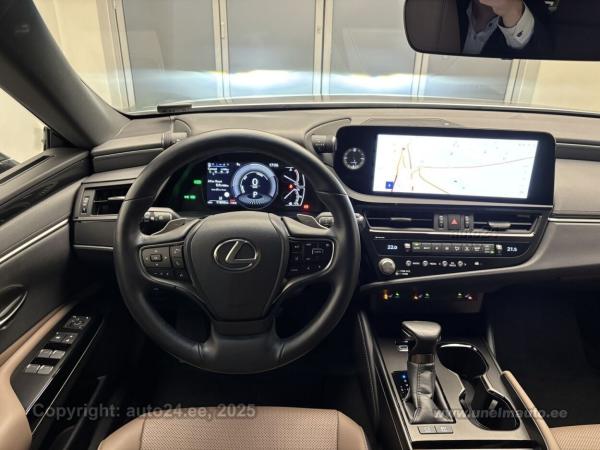 Grey Lexus ES 2024 in Tallinn, with an engine capacity of 2.50 L and mileage of 12 thousand km for 46900 €, photo 11 on AUTOMOTO.COM.LV