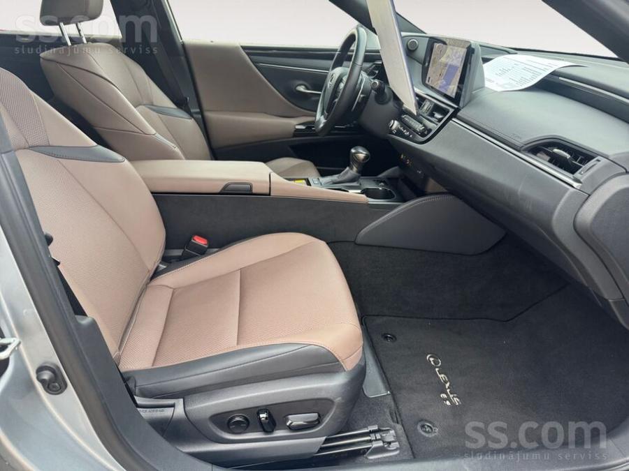 Pelēks Lexus ES 2024 Rīga, ar dzinēja tilpumu 2.50 L un nobraukumu 30 tūkst. km par 41900 €, foto 6 vietnē AUTOMOTO.COM.LV