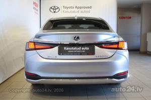 Grey Lexus ES 2024 in Tallinn, with an engine capacity of 2.50 L and mileage of 37 thousand km for 45490 €, photo 5 on AUTOMOTO.COM.LV