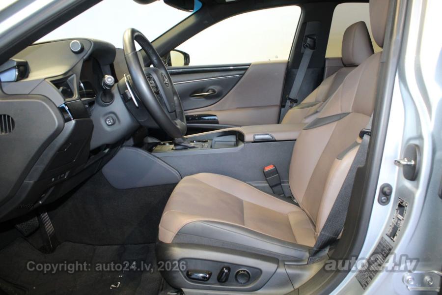 Grey Lexus ES 2024 in Tallinn, with an engine capacity of 2.50 L and mileage of 37 thousand km for 45490 €, photo 12 on AUTOMOTO.COM.LV