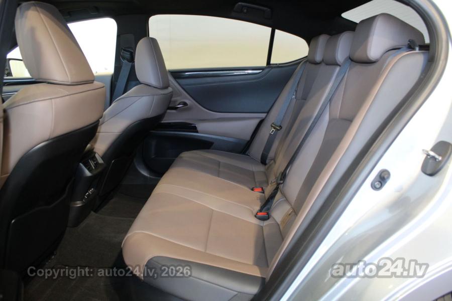 Grey Lexus ES 2024 in Tallinn, with an engine capacity of 2.50 L and mileage of 37 thousand km for 45490 €, photo 20 on AUTOMOTO.COM.LV
