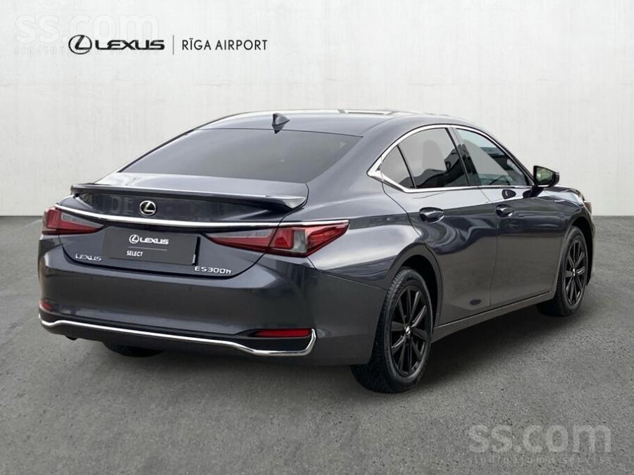 Grey Lexus ES 2025 in Riga, with an engine capacity of 2.50 L and mileage of 5 thousand km for 46900 €, photo 3 on AUTOMOTO.COM.LV