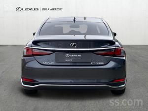 Grey Lexus ES 2025 in Riga, with an engine capacity of 2.50 L and mileage of 5 thousand km for 46900 €, photo 5 on AUTOMOTO.COM.LV