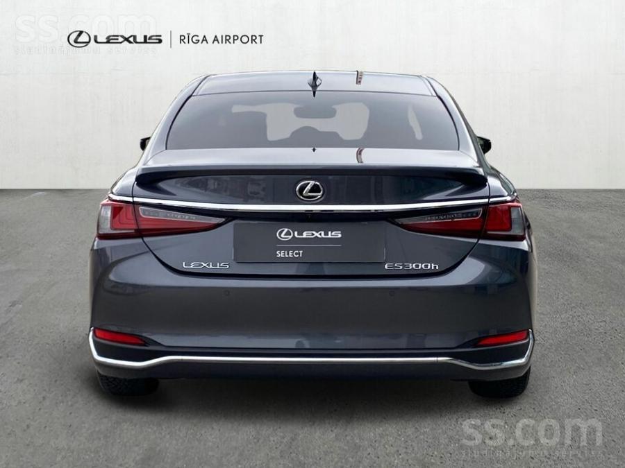 Grey Lexus ES 2025 in Riga, with an engine capacity of 2.50 L and mileage of 5 thousand km for 46900 €, photo 5 on AUTOMOTO.COM.LV