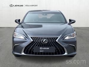 Grey Lexus ES 2025 in Riga, with an engine capacity of 2.50 L and mileage of 5 thousand km for 46900 €, photo 6 on AUTOMOTO.COM.LV