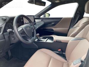 Grey Lexus ES 2025 in Riga, with an engine capacity of 2.50 L and mileage of 5 thousand km for 46900 €, photo 12 on AUTOMOTO.COM.LV