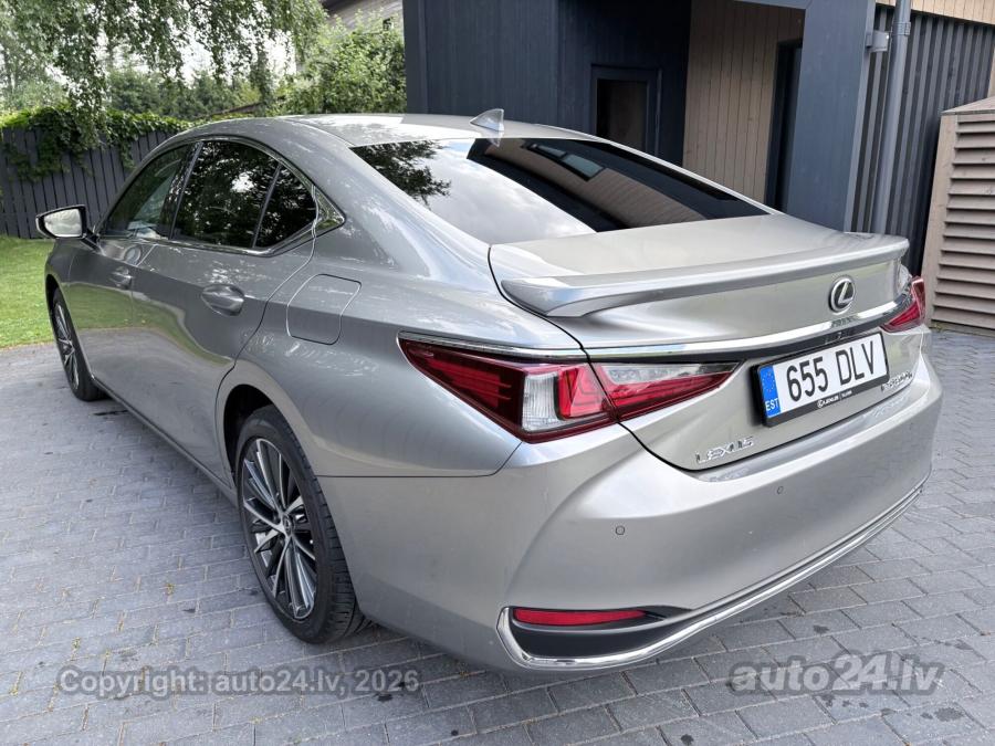 Pelēks Lexus ES 2025 Tallina, ar dzinēja tilpumu 2.50 L un nobraukumu 34 tūkst. km par 43900 €, foto 7 vietnē AUTOMOTO.COM.LV