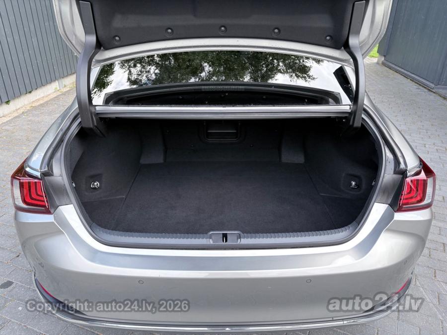 Pelēks Lexus ES 2025 Tallina, ar dzinēja tilpumu 2.50 L un nobraukumu 34 tūkst. km par 43900 €, foto 8 vietnē AUTOMOTO.COM.LV