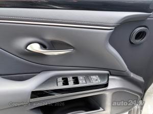Pelēks Lexus ES 2025 Tallina, ar dzinēja tilpumu 2.50 L un nobraukumu 34 tūkst. km par 43900 €, foto 19 vietnē AUTOMOTO.COM.LV