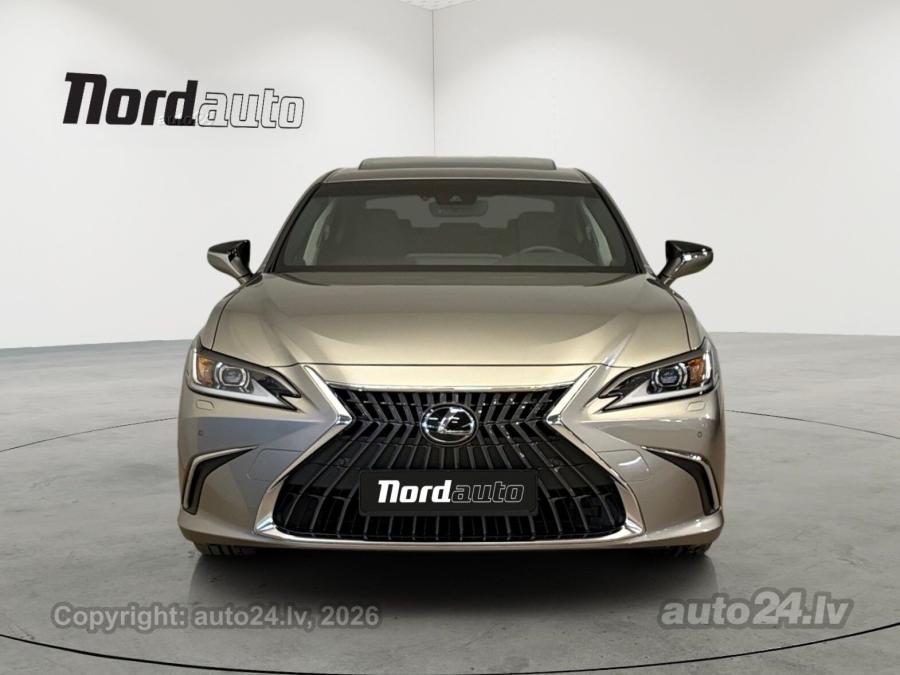 Pelēks Lexus ES 2025 Tallina, ar dzinēja tilpumu 2.50 L un nobraukumu 34 tūkst. km par 43900 €, foto 4 vietnē AUTOMOTO.COM.LV