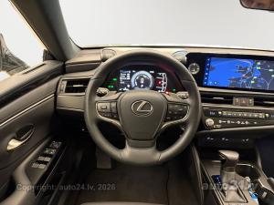Pelēks Lexus ES 2025 Tallina, ar dzinēja tilpumu 2.50 L un nobraukumu 34 tūkst. km par 43900 €, foto 9 vietnē AUTOMOTO.COM.LV