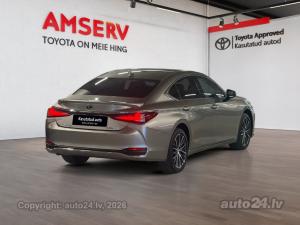 Серый Лексус ЕС 2025 в Таллин, объемом двигателя 2.50 л и пробегом 34 тыс. км за 44990 €, фото 5 на AUTOMOTO.COM.LV