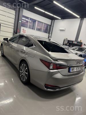 Lexus ES 2019 Rīga, ar dzinēja tilpumu 2.50 L un nobraukumu 83 tūkst. km par 31499 €, foto 5 vietnē AUTOMOTO.COM.LV