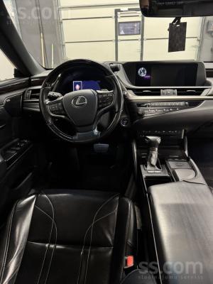 Lexus ES 2019 Rīga, ar dzinēja tilpumu 2.50 L un nobraukumu 83 tūkst. km par 31499 €, foto 12 vietnē AUTOMOTO.COM.LV