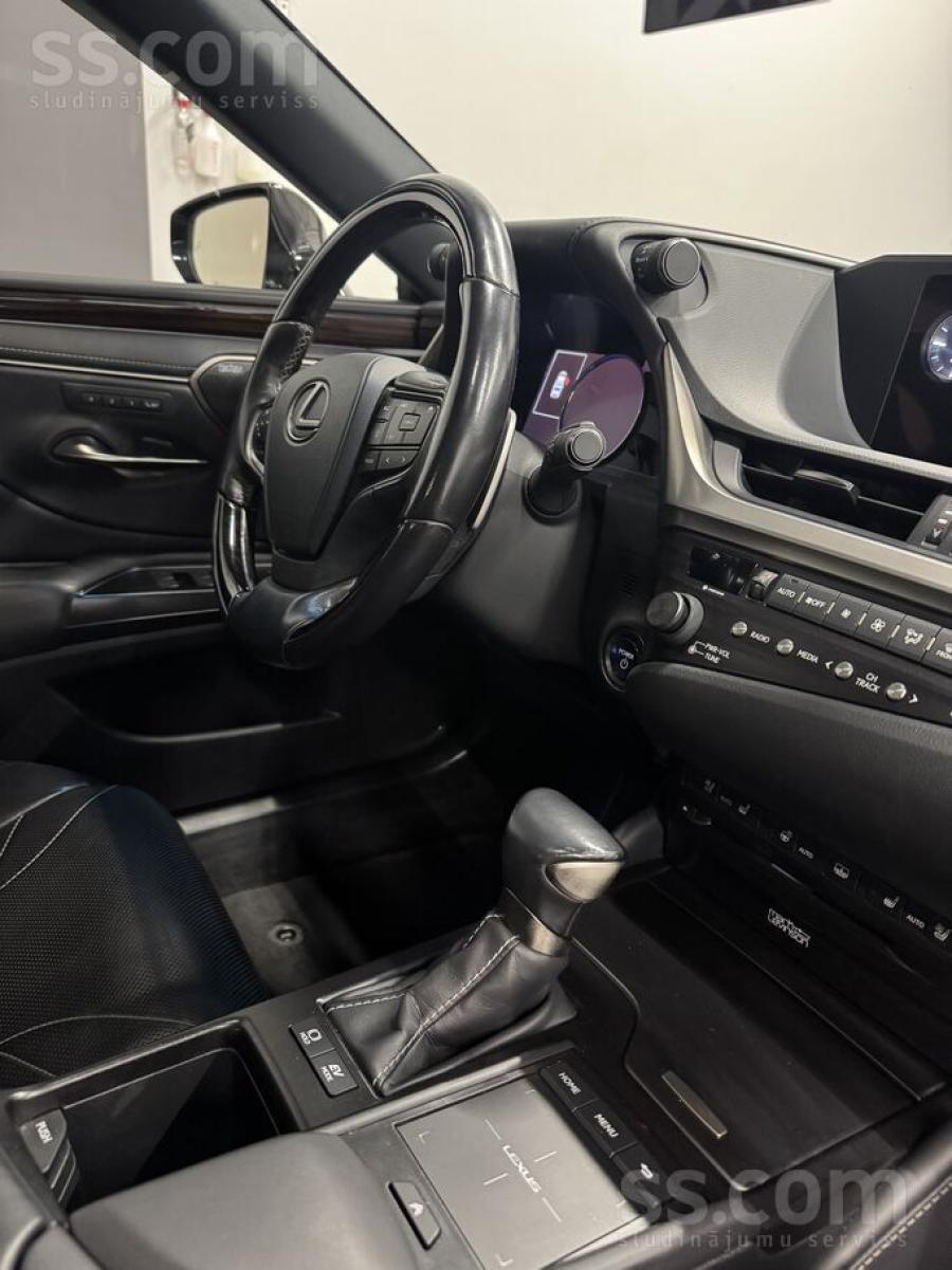 Lexus ES 2019 Rīga, ar dzinēja tilpumu 2.50 L un nobraukumu 83 tūkst. km par 31499 €, foto 13 vietnē AUTOMOTO.COM.LV