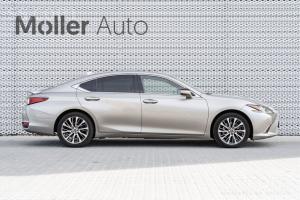 Lexus ES 2020 in Riga, with an engine capacity of 2.50 L and mileage of 85 thousand km for 31150 €, photo 5 on AUTOMOTO.COM.LV