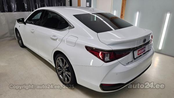 Balts Lexus ES 2019 Tallina, ar dzinēja tilpumu 2.50 L un nobraukumu 80 tūkst. km par 34995 €, foto 4 vietnē AUTOMOTO.COM.LV