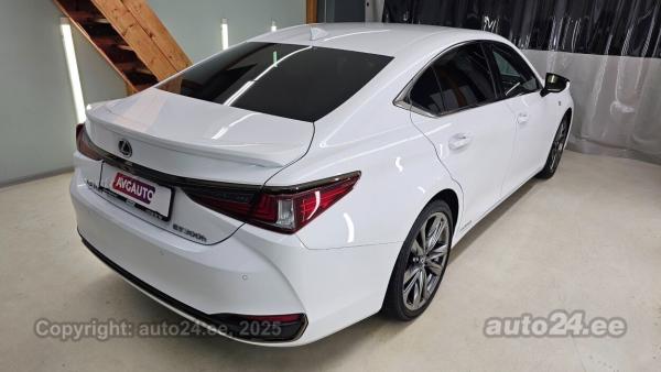 Balts Lexus ES 2019 Tallina, ar dzinēja tilpumu 2.50 L un nobraukumu 80 tūkst. km par 34995 €, foto 5 vietnē AUTOMOTO.COM.LV