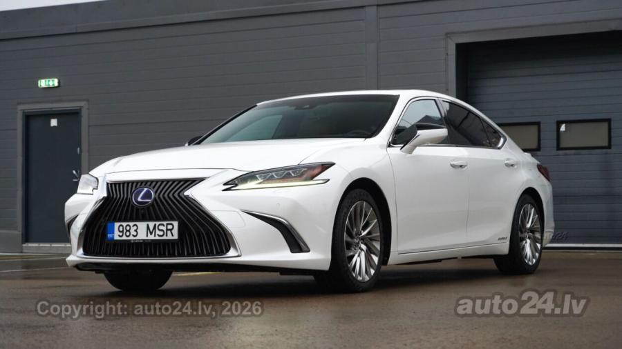 White Lexus ES 2019 in Tallinn, with an engine capacity of 2.50 L and mileage of 96 thousand km for 31000 €, photo 1 on AUTOMOTO.COM.LV