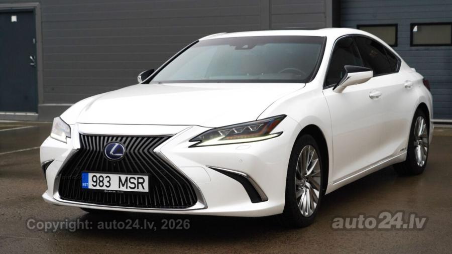 White Lexus ES 2019 in Tallinn, with an engine capacity of 2.50 L and mileage of 96 thousand km for 31000 €, photo 6 on AUTOMOTO.COM.LV