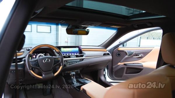 Balts Lexus ES 2019 Tallina, ar dzinēja tilpumu 2.50 L un nobraukumu 96 tūkst. km par 31000 €, foto 11 vietnē AUTOMOTO.COM.LV