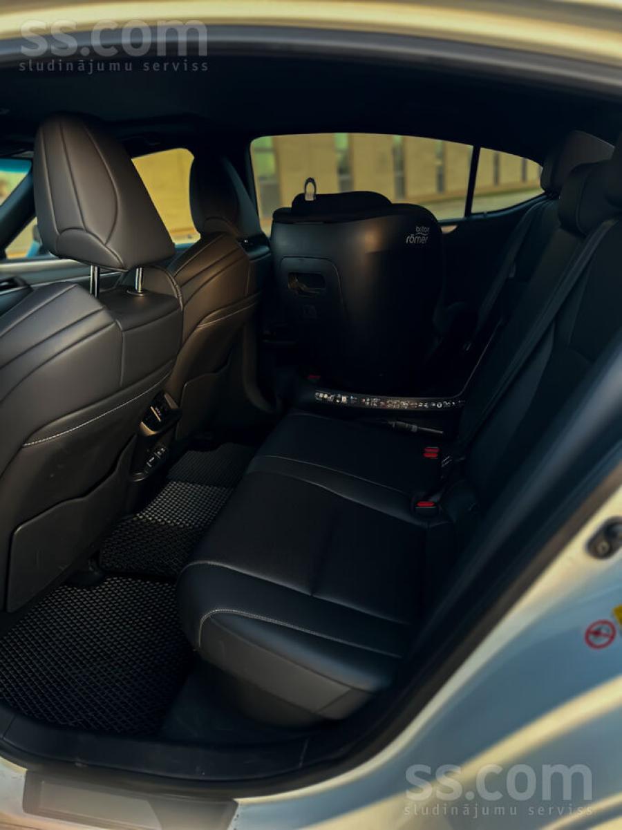 Balts Lexus ES 2019 Valmiera, ar dzinēja tilpumu 2.50 L un nobraukumu 99 tūkst. km par 27000 €, foto 7 vietnē AUTOMOTO.COM.LV