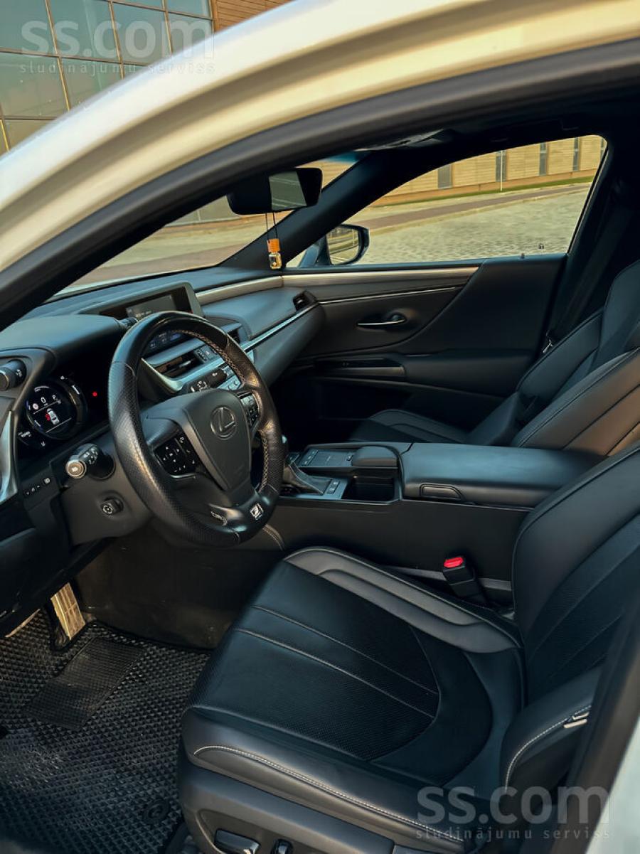Balts Lexus ES 2019 Valmiera, ar dzinēja tilpumu 2.50 L un nobraukumu 99 tūkst. km par 27000 €, foto 8 vietnē AUTOMOTO.COM.LV