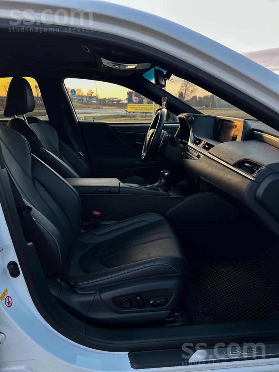 Balts Lexus ES 2019 Valmiera, ar dzinēja tilpumu 2.50 L un nobraukumu 99 tūkst. km par 27000 €, foto 9 vietnē AUTOMOTO.COM.LV