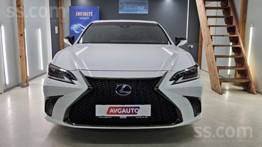 White Lexus ES 2019 in Tallinn, with an engine capacity of 2.50 L and mileage of 80 thousand km for 33995 €, photo 1 on AUTOMOTO.COM.LV