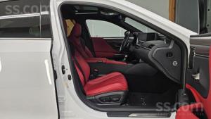 White Lexus ES 2019 in Tallinn, with an engine capacity of 2.50 L and mileage of 80 thousand km for 33995 €, photo 13 on AUTOMOTO.COM.LV
