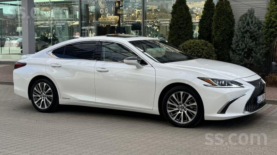 Balts Lexus ES 2019 Rīga, ar dzinēja tilpumu 2.50 L un nobraukumu 130 tūkst. km par 26350 €, foto 4 vietnē AUTOMOTO.COM.LV