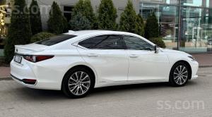 Balts Lexus ES 2019 Rīga, ar dzinēja tilpumu 2.50 L un nobraukumu 130 tūkst. km par 26350 €, foto 5 vietnē AUTOMOTO.COM.LV
