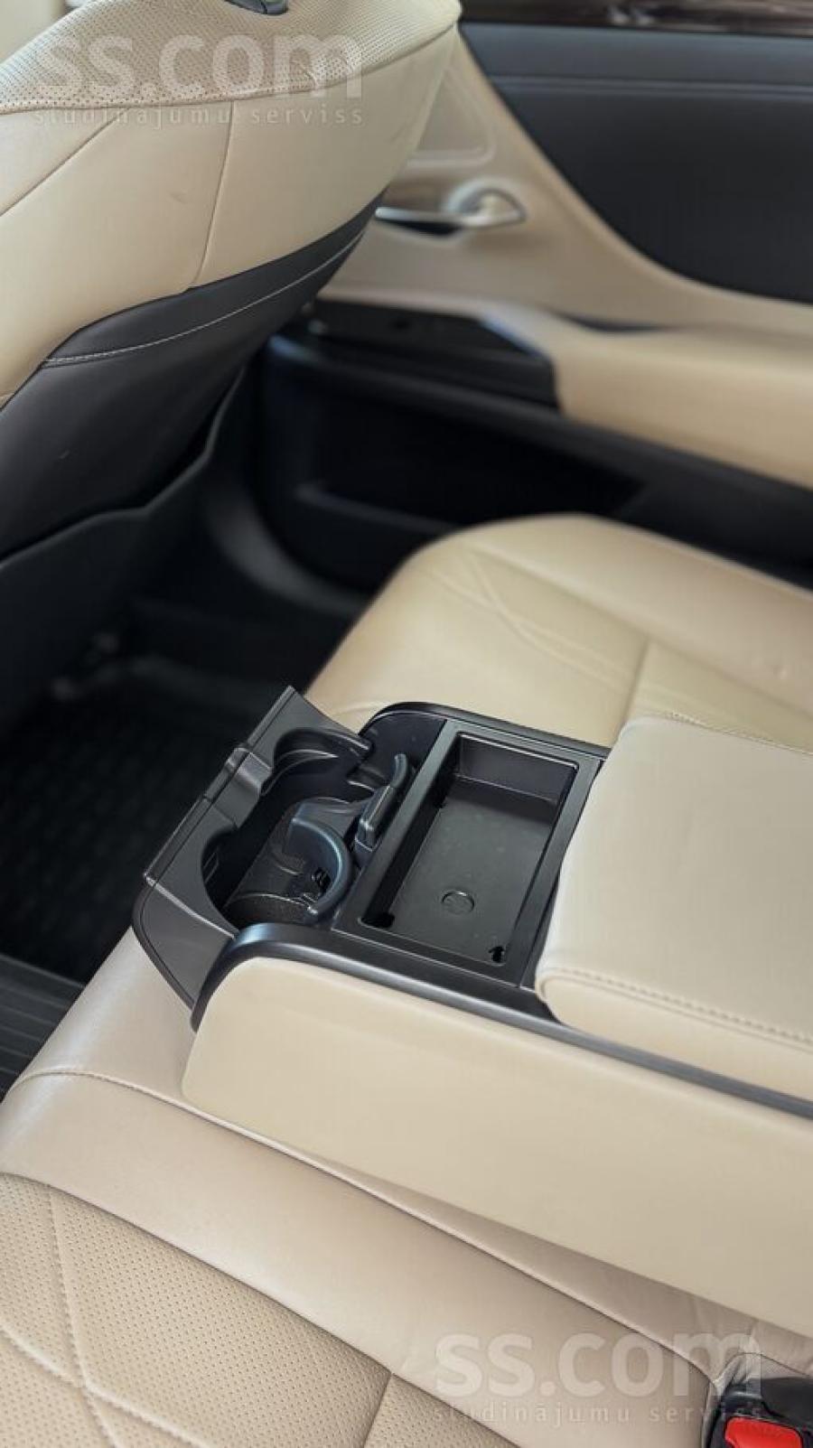 Balts Lexus ES 2019 Rīga, ar dzinēja tilpumu 2.50 L un nobraukumu 130 tūkst. km par 26350 €, foto 13 vietnē AUTOMOTO.COM.LV